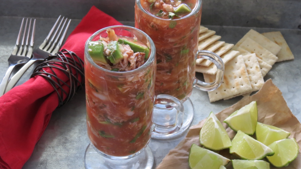 Como Hacer Coctel de Mariscos Mexicano - The Frugal Chef