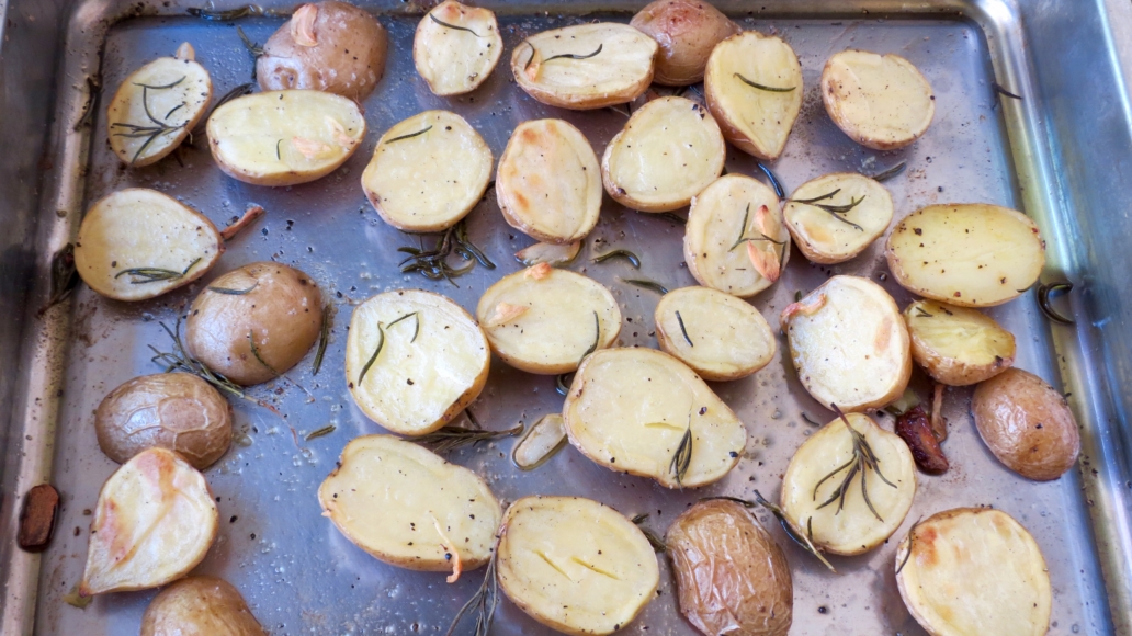 How to Make Roasted Rosemary Potatoes - The Frugal Chef