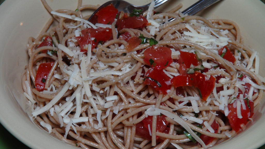 How to Make Cold Pasta with Tomato & Basil - The Frugal Chef